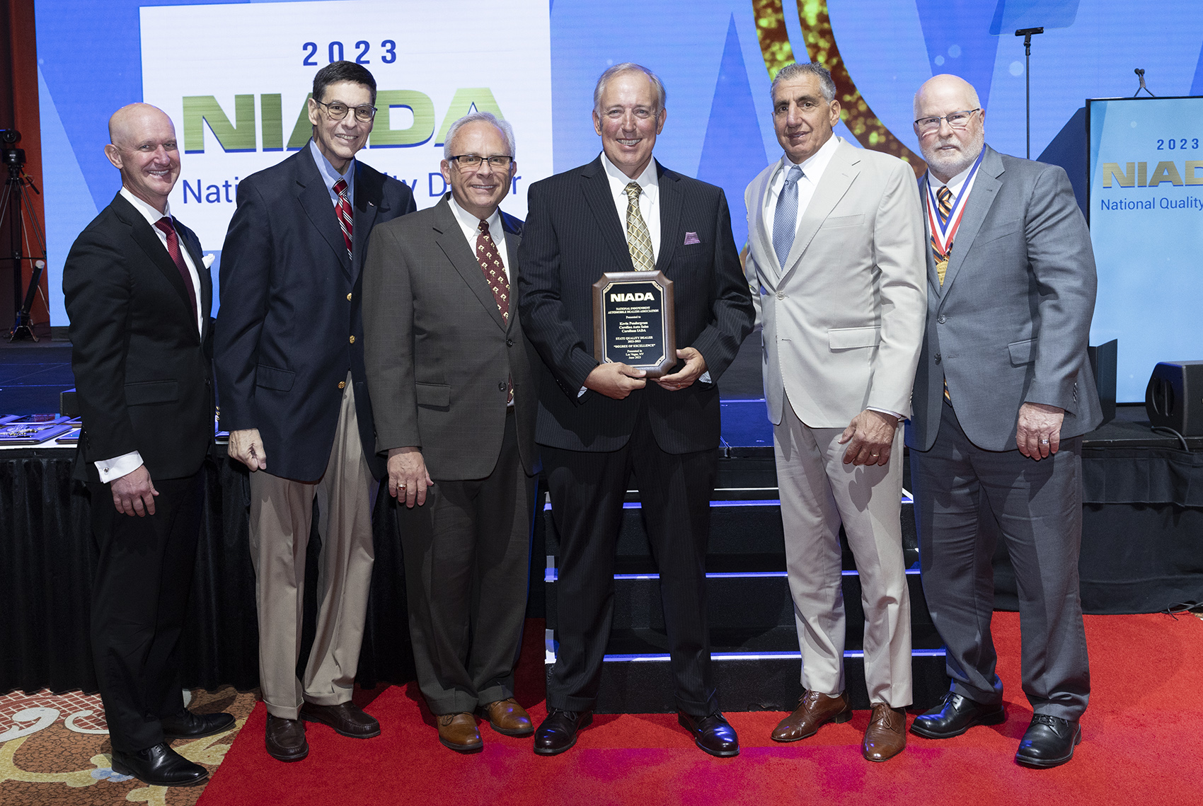 Pendergrass wins suite upgrade at NIADA Convention – Dashboard by NIADA